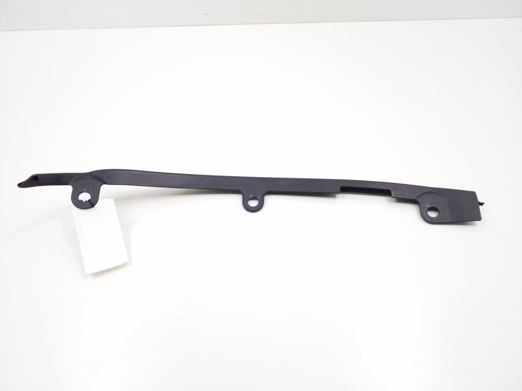 Used Mercedes Benz E-Class Other detail of the front door A2137205902