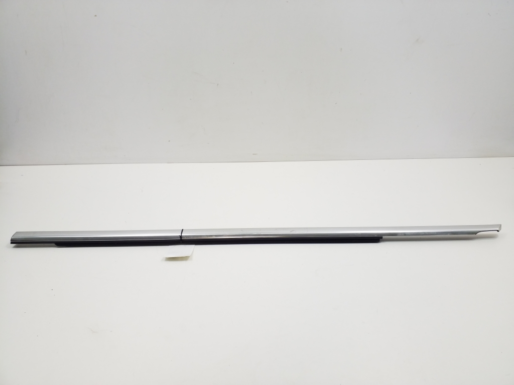 Used Mercedes Benz E-Class Front door strip to the glass exterior ...