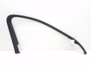 Naudotas Mercedes Benz E-Class Priekinių durų kita detalė A2137205902