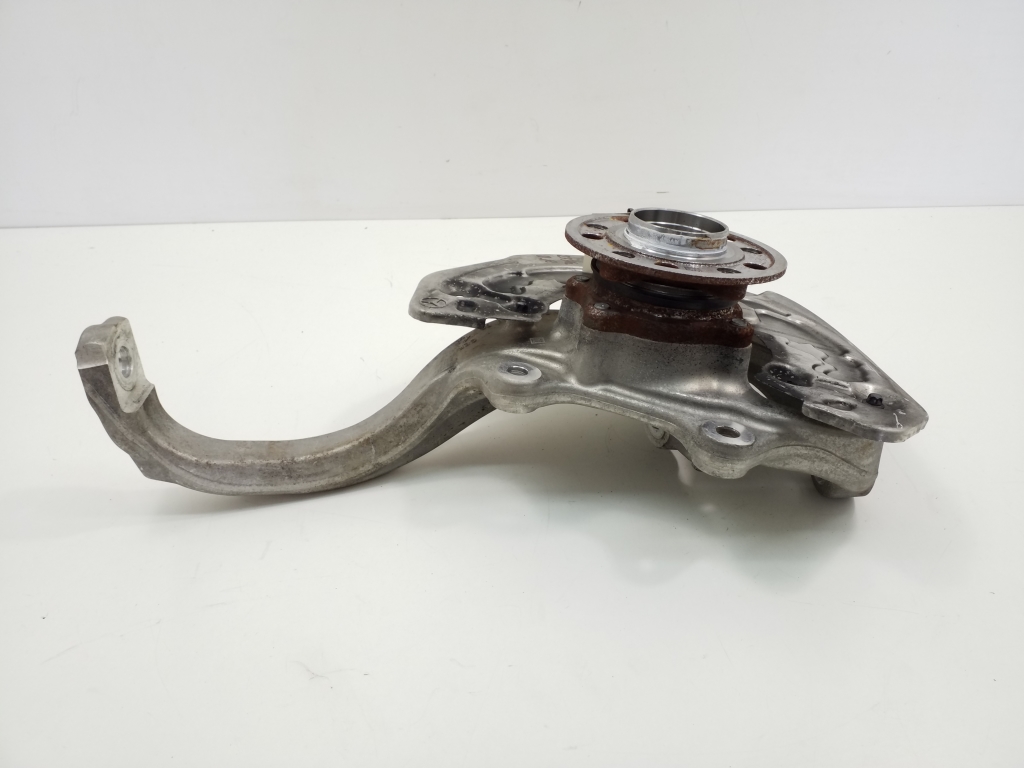 Used Mercedes Benz E-Class Hub front A2133324800