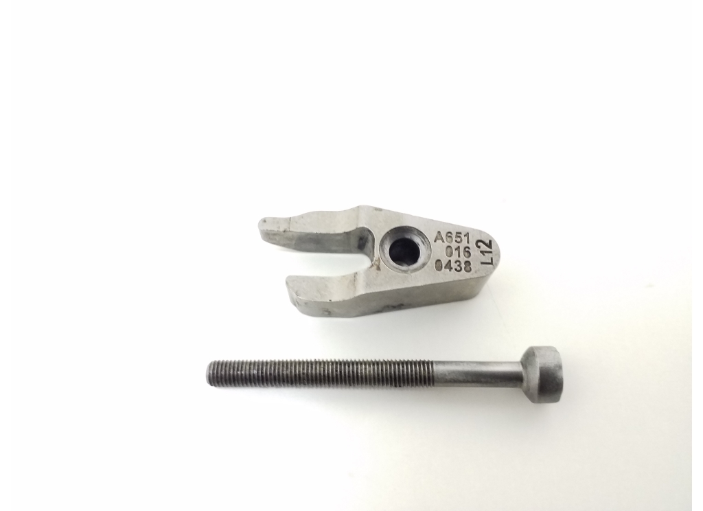 Used Mercedes Benz E-Class Fuel injector holder A6510160438