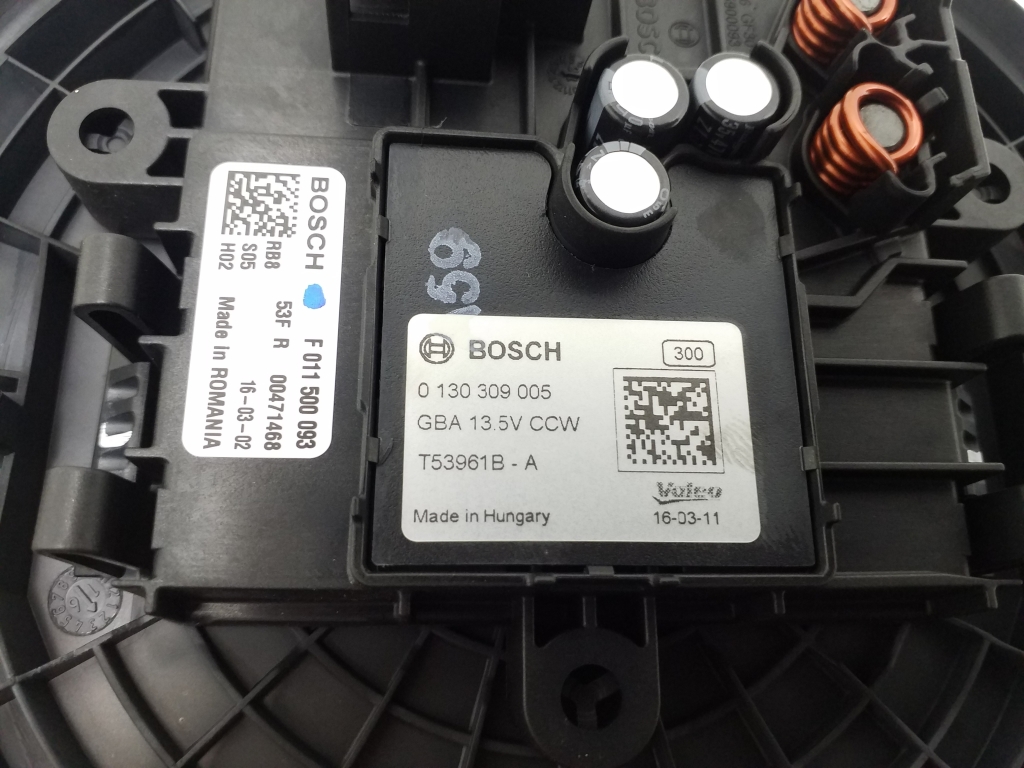 Used Mercedes Benz E-Class Cabin shoulder motor A0999062103