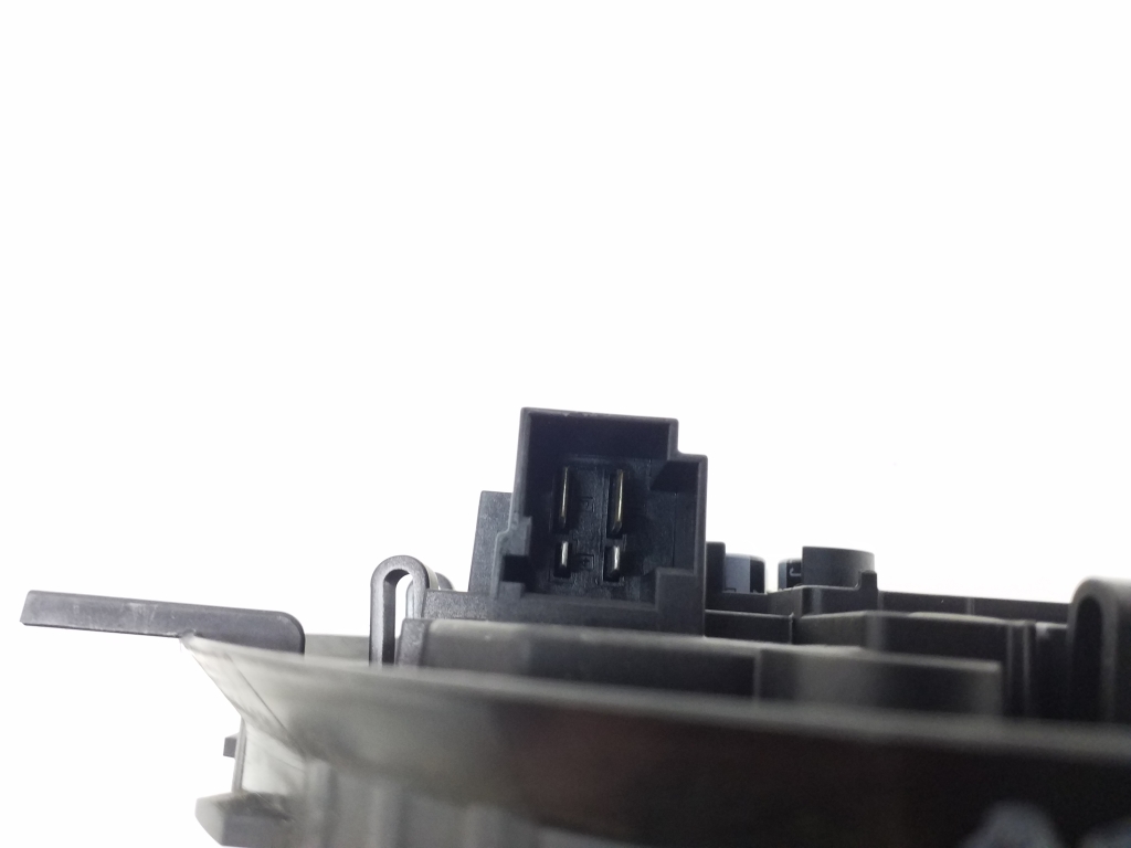 Used Mercedes Benz E-Class Cabin shoulder motor A0999062103