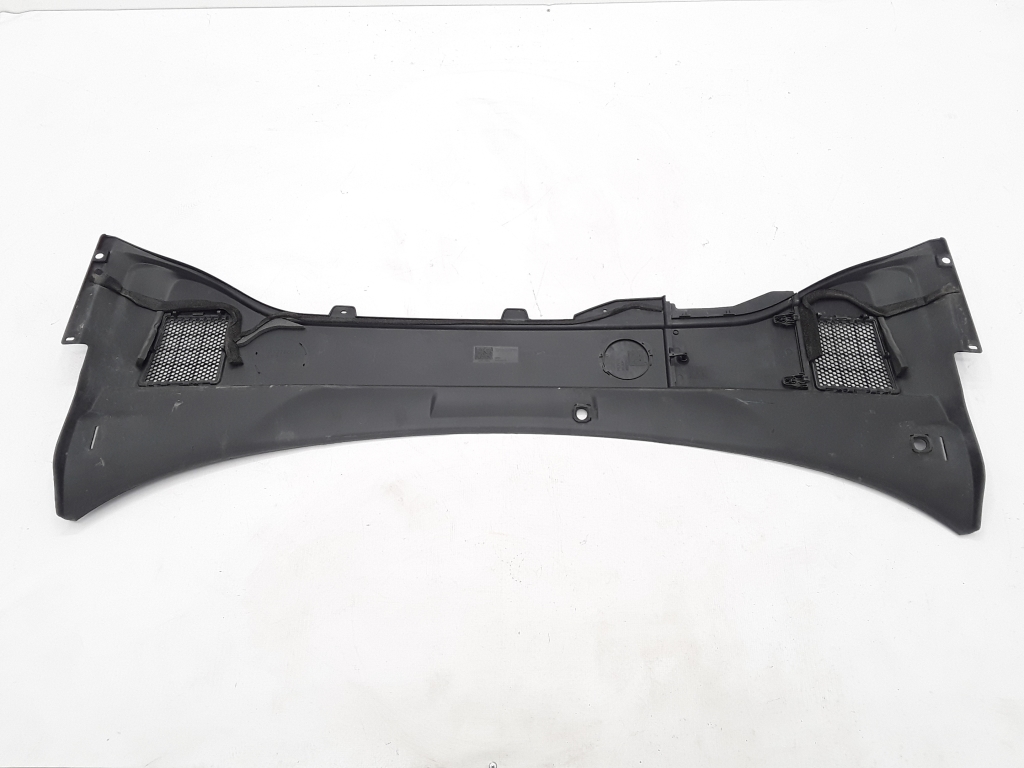 Used VOLVO V70 Windshield wiper mechanism trim to the glass 31278077
