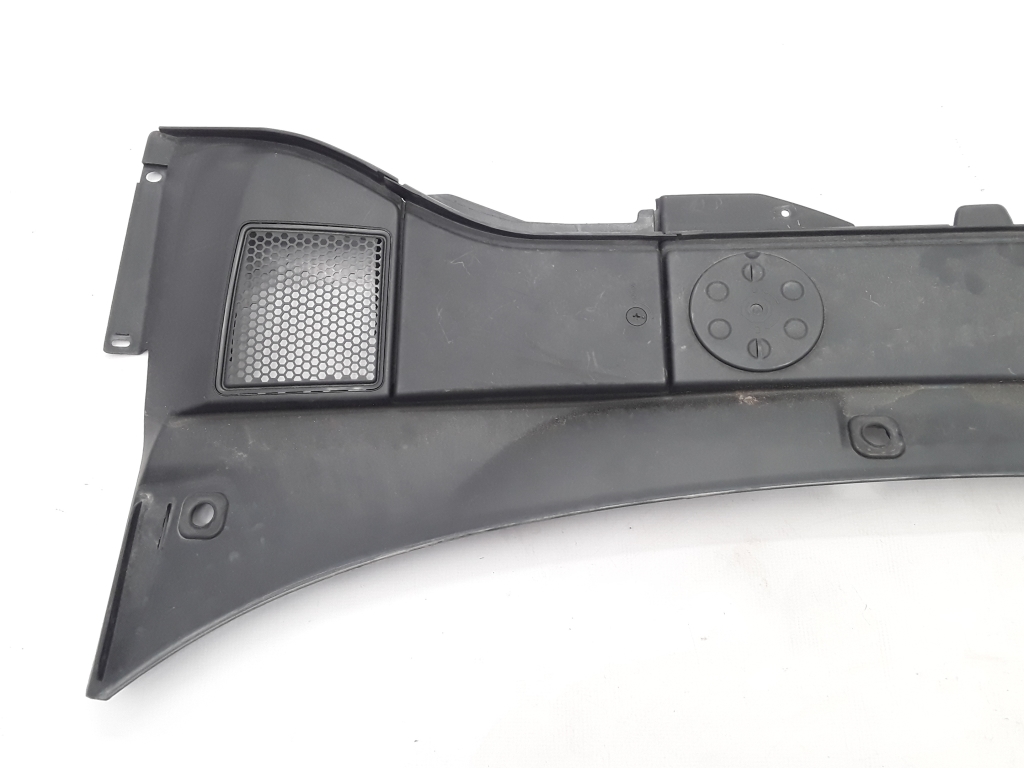 Used VOLVO V70 Windshield wiper mechanism trim to the glass 31278077