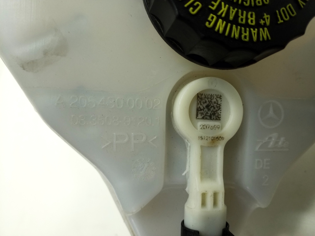 Used Mercedes Benz E-Class Master cylinder A2134300100