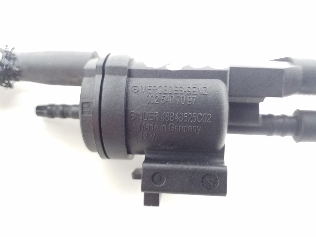 Used Mercedes Benz E-Class The sensor is different A0025407097