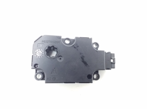 Naudotas Mercedes Benz E-Class Salono pečiaus sklendės varikliukas ...