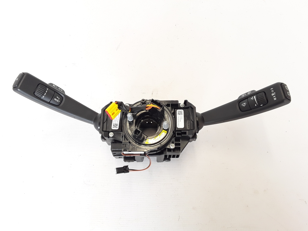 Used VOLVO V70 Switch and its parts