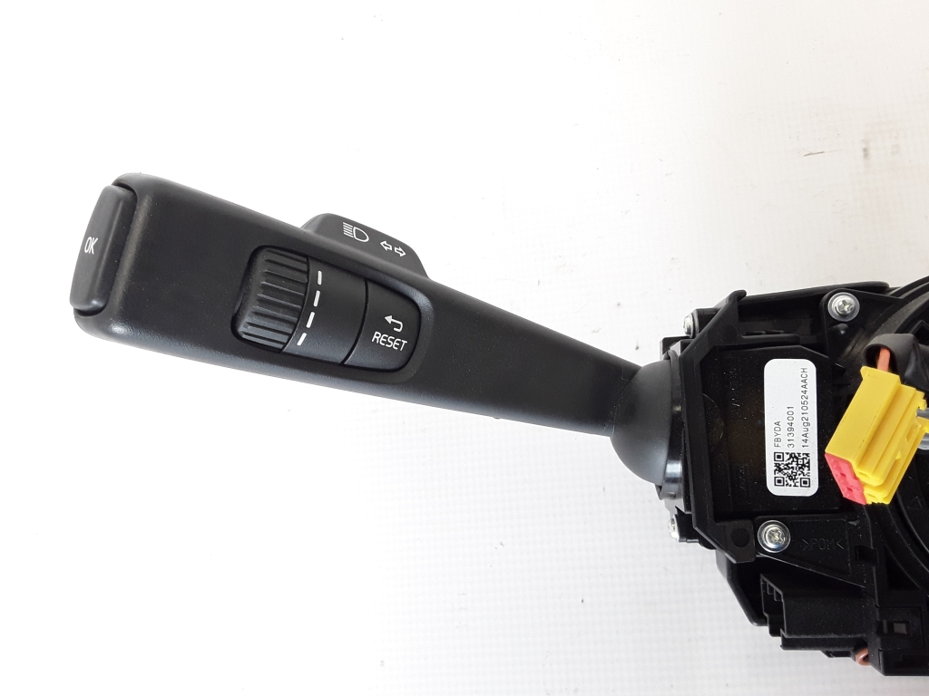 Used VOLVO V70 Switch and its parts
