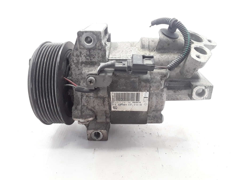 Used Dacia Sandero Air conditioner compressor 926000216R
