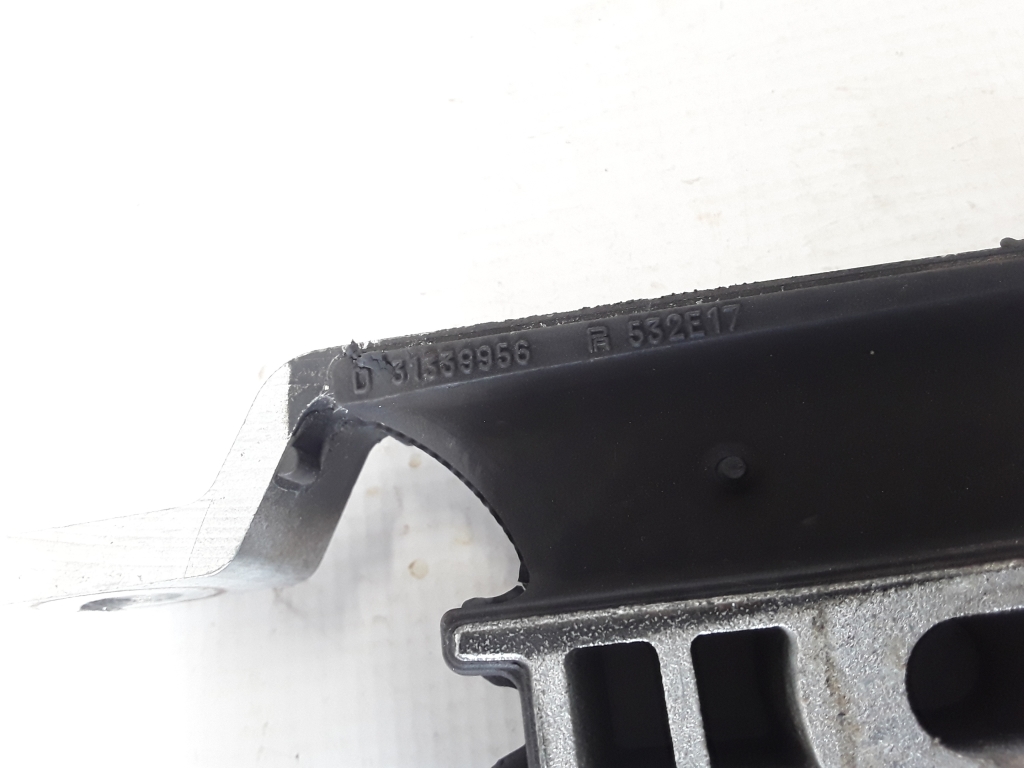 Used VOLVO XC60 Pillow gearbox 31339956