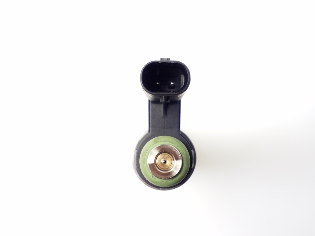 Used Volkswagen Golf Fuel injector 04E906036E