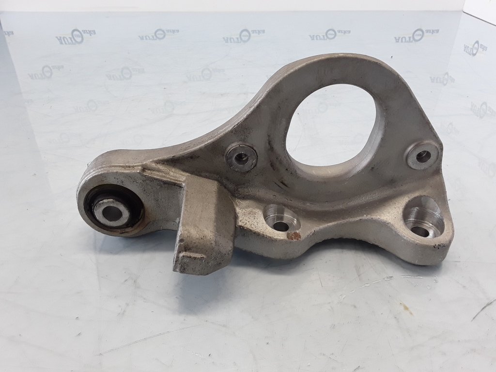 Naudotas VOLVO XC90 Priekinio pusašio laikiklis 31401993