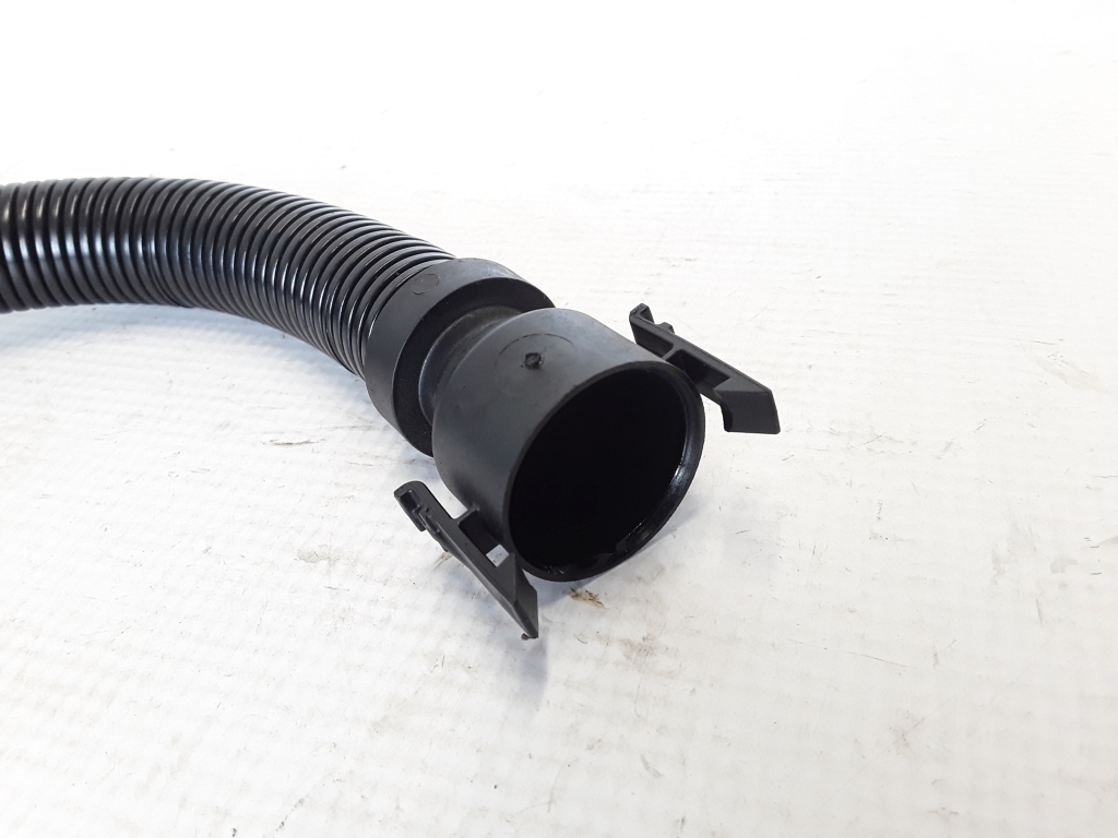Used BMW 5 SERIES Air intake hose 58650910
