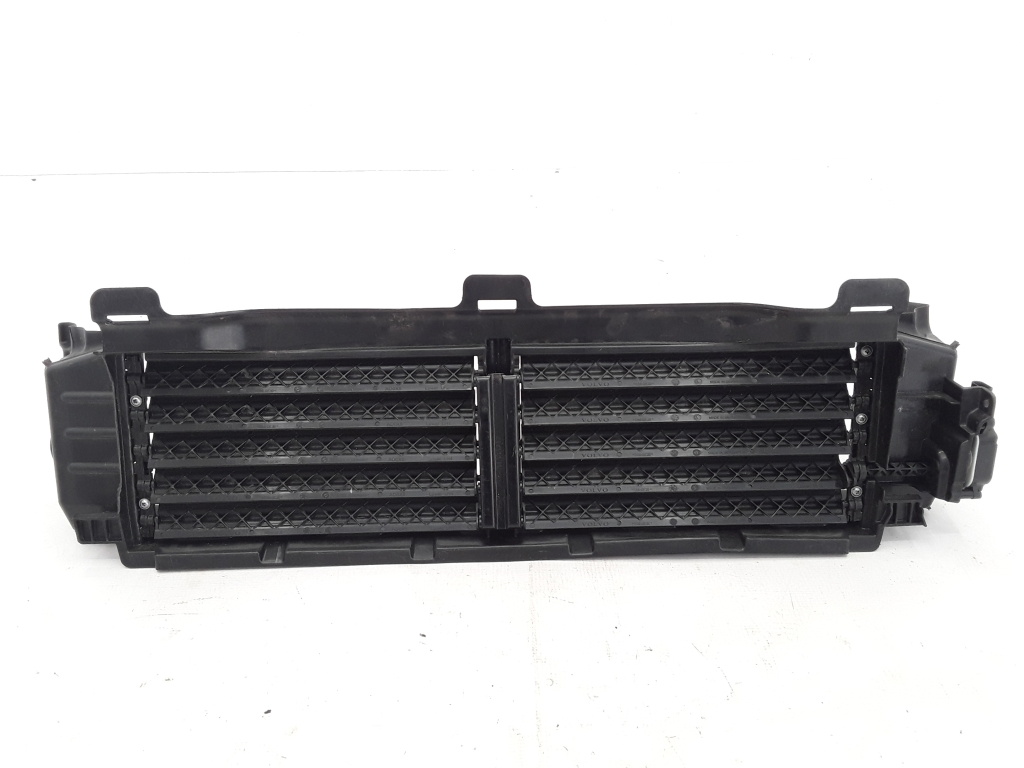 Used VOLVO S90 Air deflector for intercooler radiator 31383212