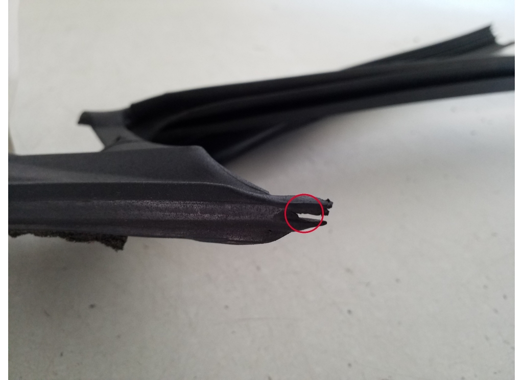 Used Mercedes Benz CLS-Class Front door strip to the glass inner ...