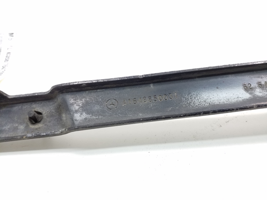 Used Mercedes Benz ML-Class Rear bumper bracket A1648850031