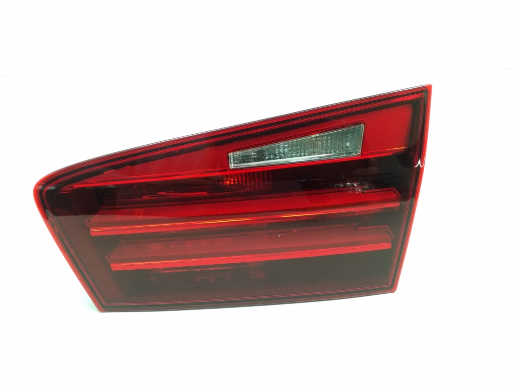 Used BMW 5 SERIES Rear light on cover 63217370348