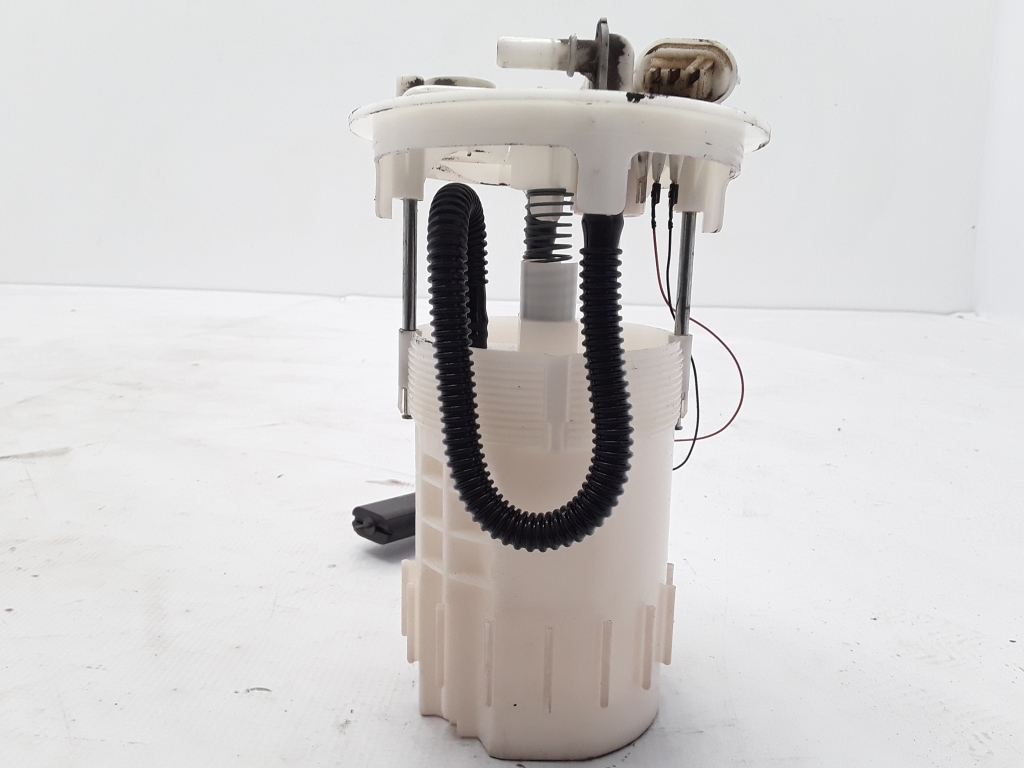 Used RENAULT Kangoo Fuel pump in the tank 8200957885