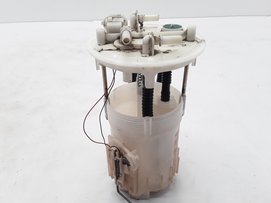 Used RENAULT Kangoo Fuel pump in the tank 8200957885