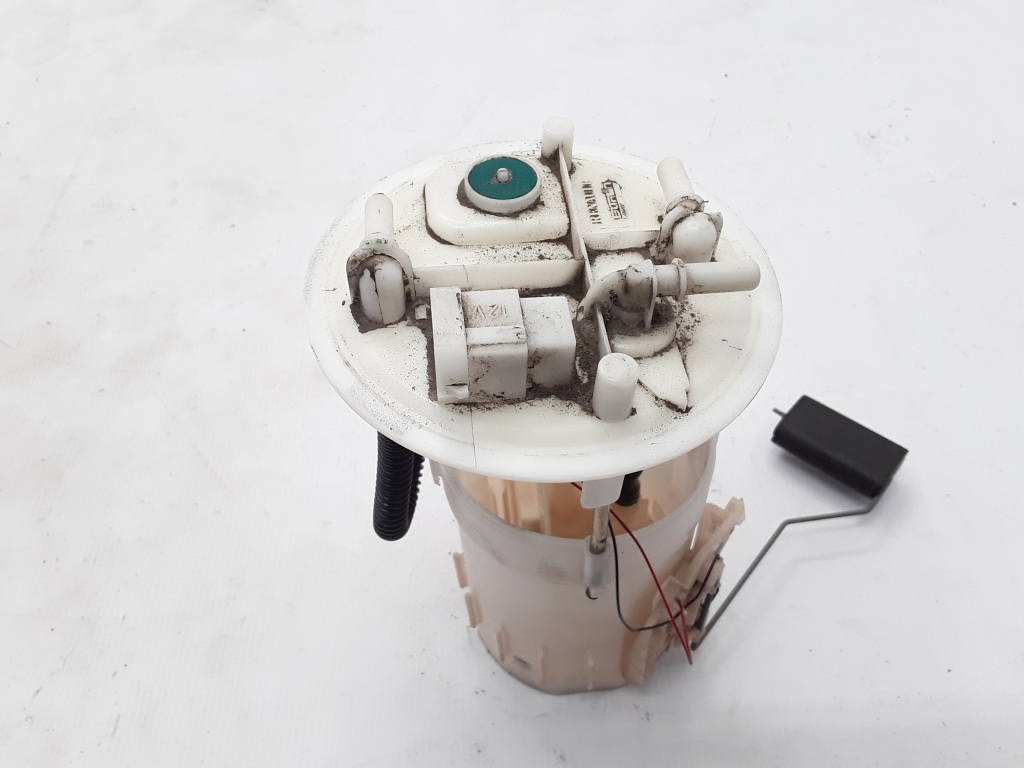 Used RENAULT Kangoo Fuel pump in the tank 8200957885