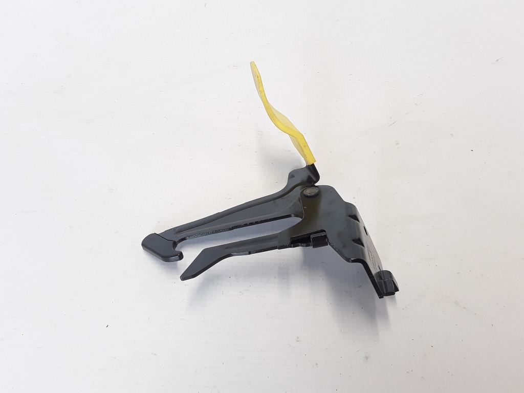 Kasutatud VOLVO XC40 Mootori kapoti avamise käepide kapotil 32244037