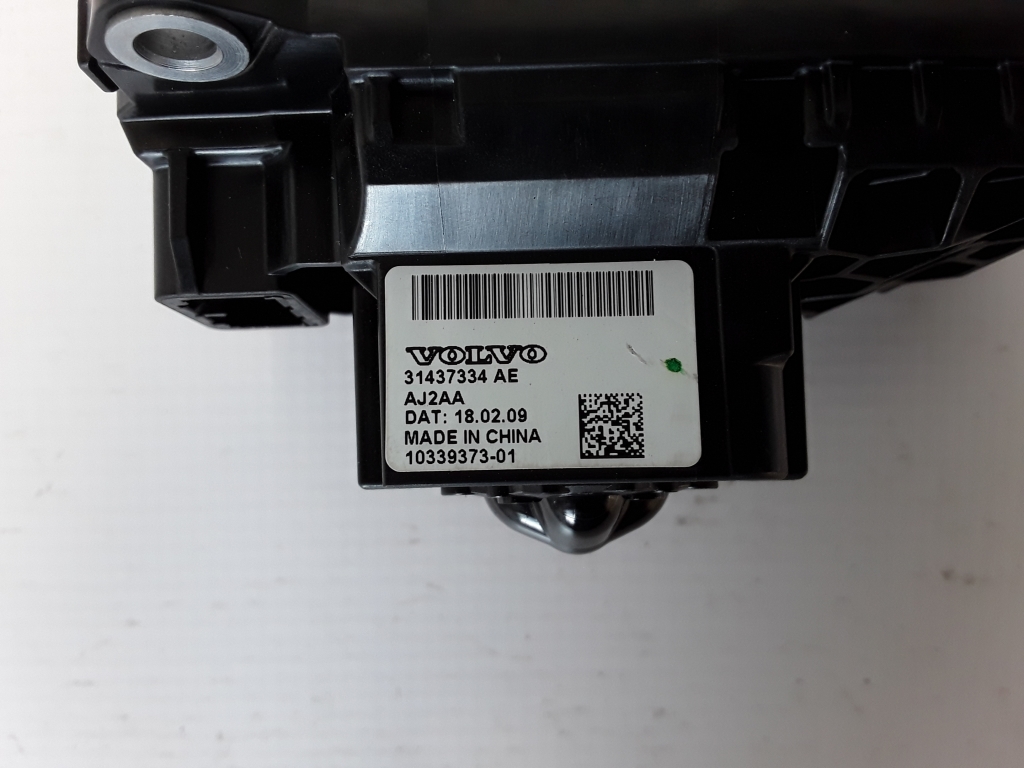 Used VOLVO XC40 Gear shift mechanism 31437334