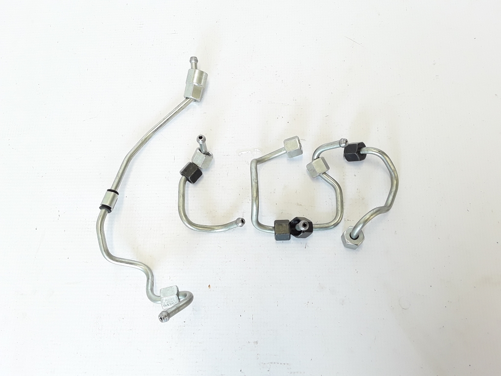 Used VOLVO XC40 Fuel injector tubes 31303505
