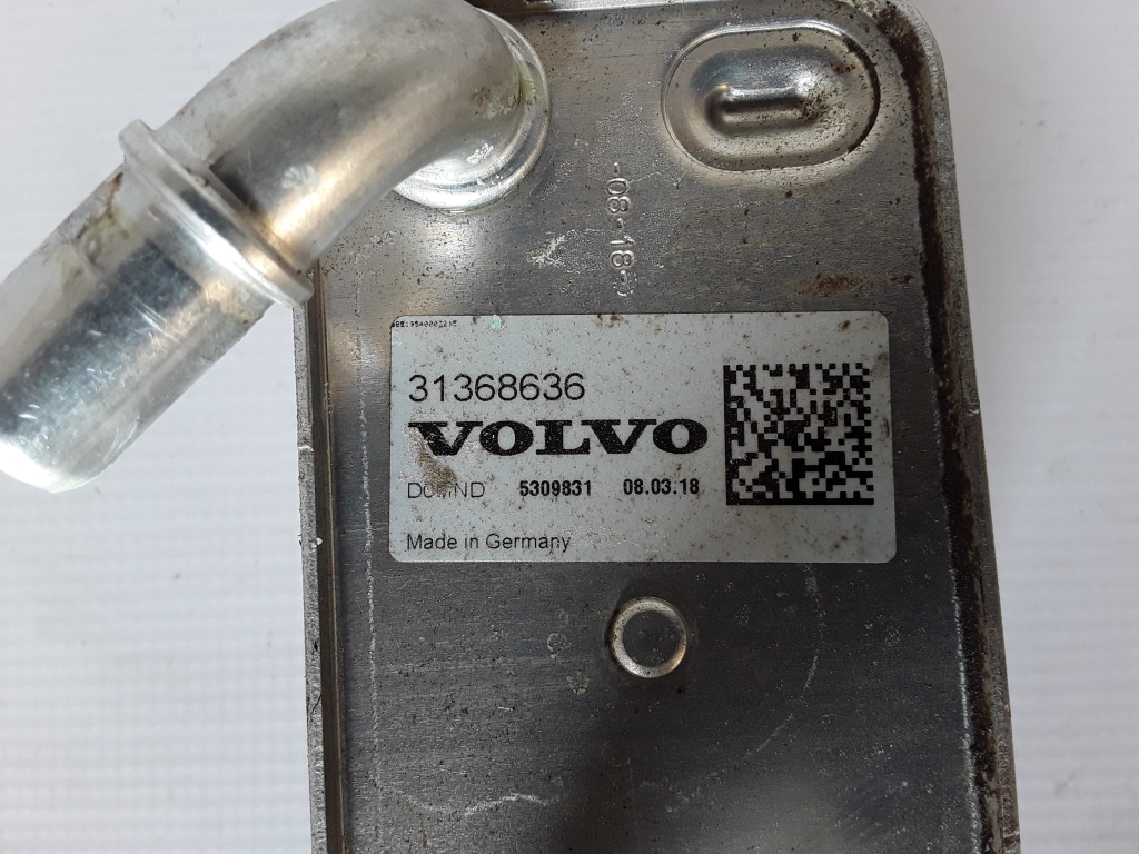 Naudotas VOLVO XC40 Tepalo aušintuvas ant bloko 31368636