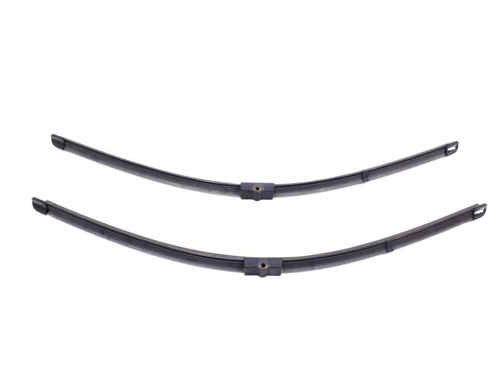 Used Mercedes Benz E-Class Windshield wiper blades A2048202300