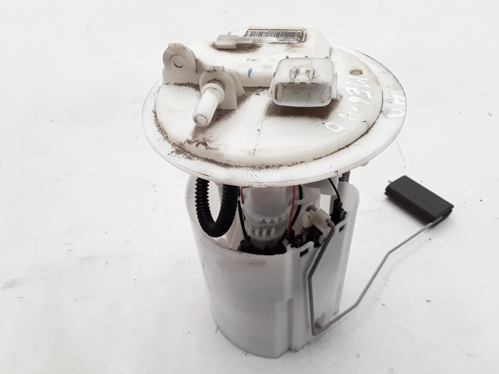 Used RENAULT Megane Fuel pump in the tank 172020029r