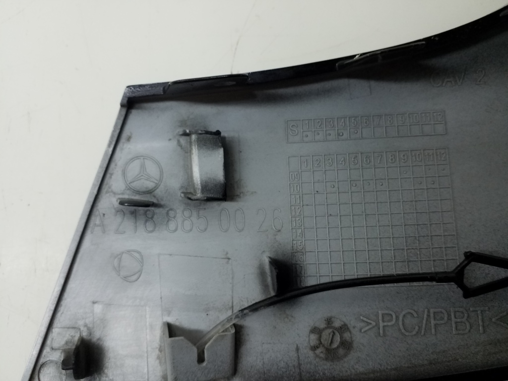 Naudotas Mercedes Benz CLS-Class Priekinio bamperio kablio dangtelis ...