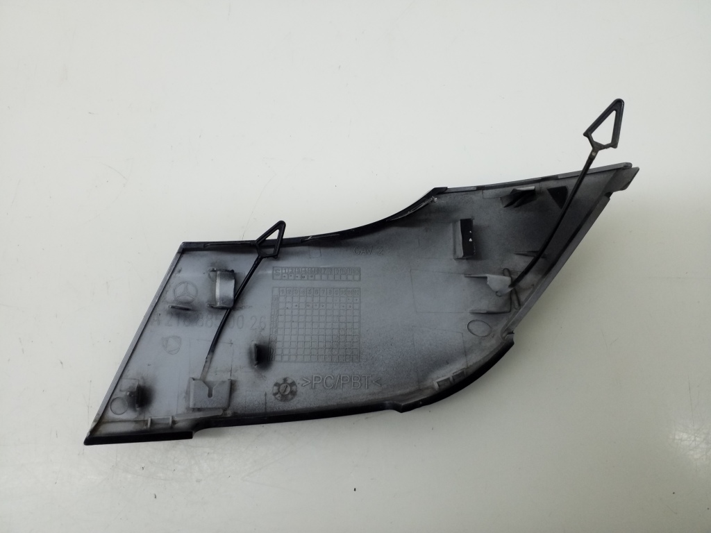 Naudotas Mercedes Benz CLS-Class Priekinio bamperio kablio dangtelis ...