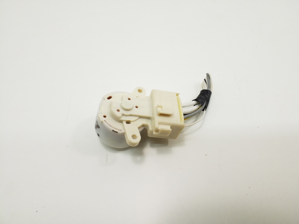 Naudotas TOYOTA Auris Užvedimo spynelės kontaktai 8445012200