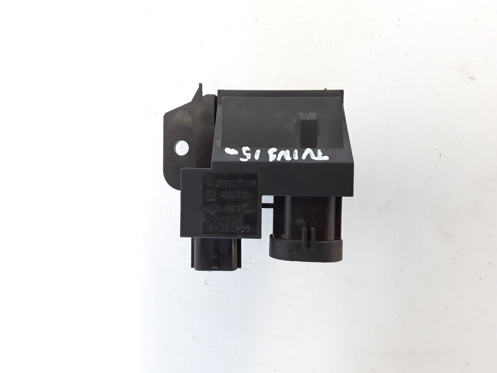 Used RENAULT Twingo Cooling fan relay 255507773R