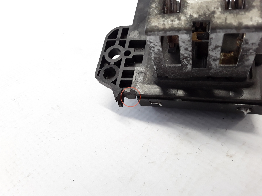 Used RENAULT Twingo Cooling fan relay 255507773R