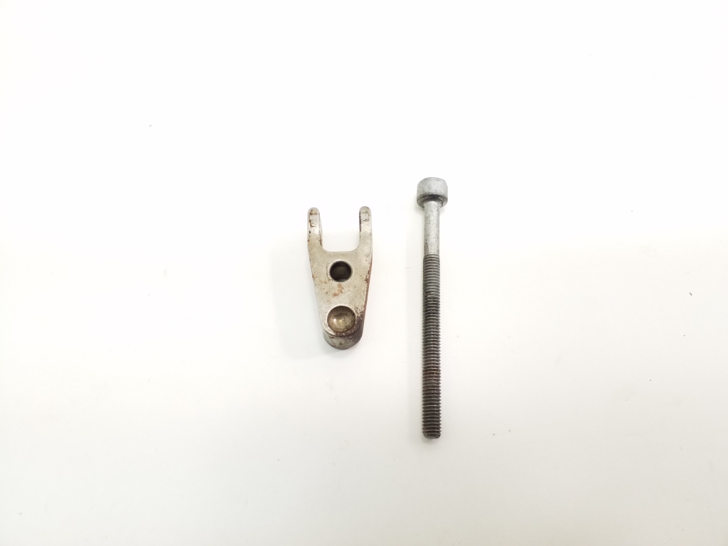 Used Mercedes Benz E-Class Fuel injector holder A6420160038