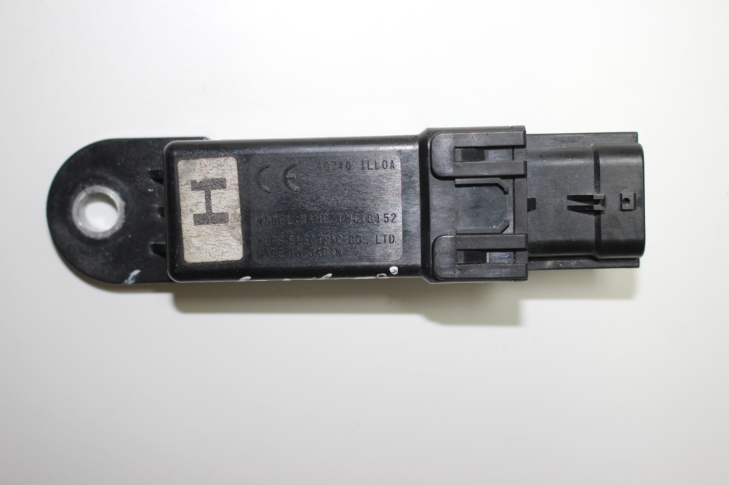 Used Infiniti M35/45 Antenna 407401LL0A