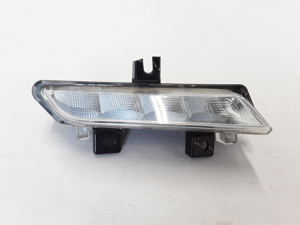 Used RENAULT Clio Front bumper reflector 266003864R