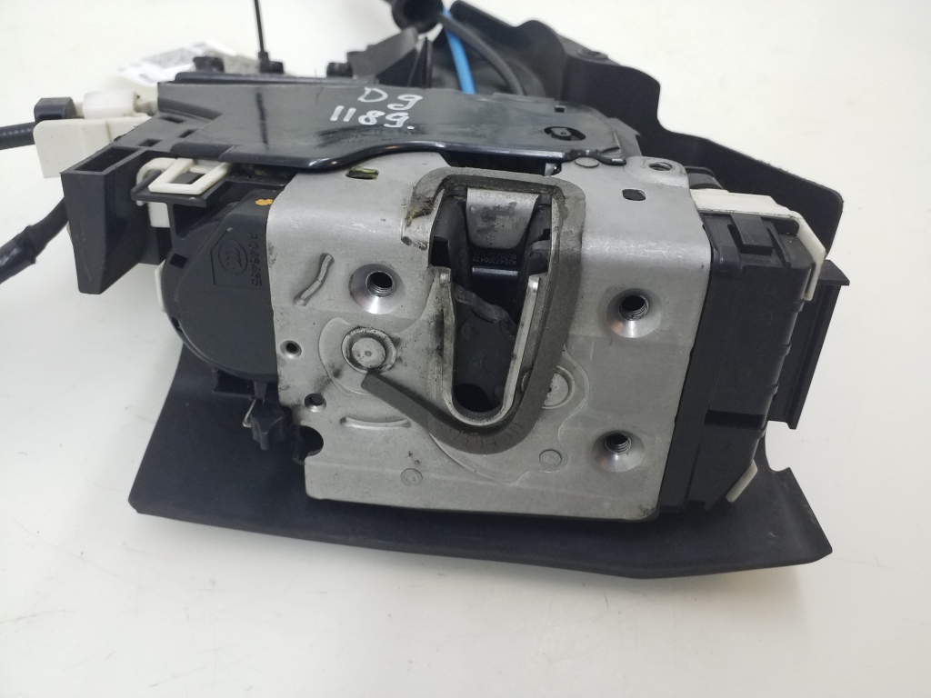 Used Mercedes Benz C-Class Rear side door lock A2047300435