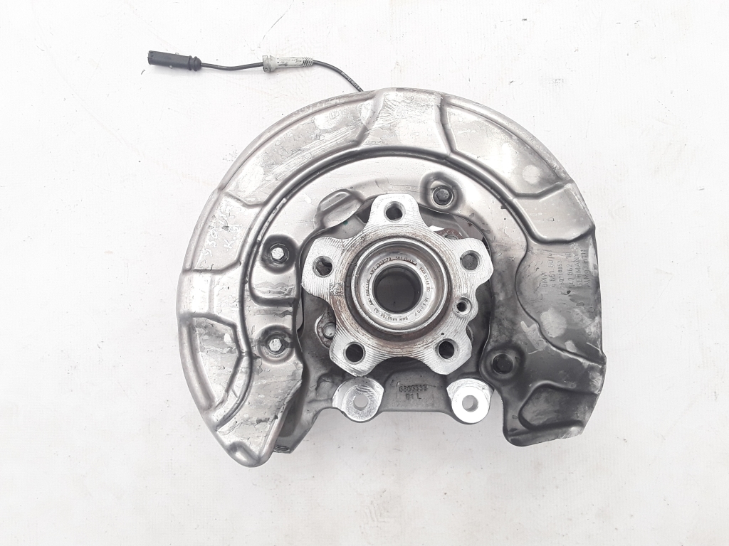 Used BMW 5 SERIES Rear hub 6869788