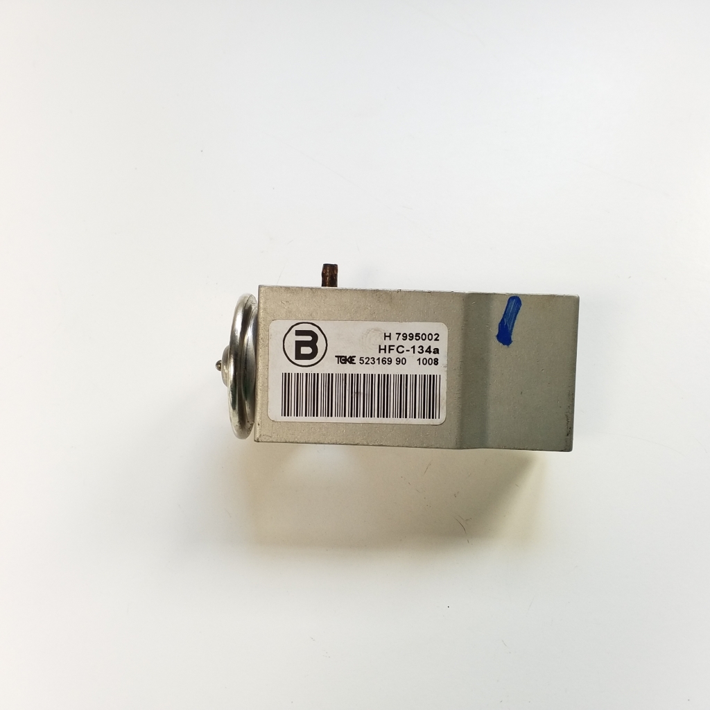 Used AUDI A4 Air conditioner hose valve 8K0820679B