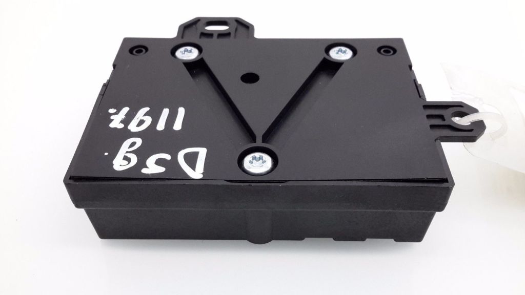 Used Mercedes Benz E-Class Fuel pump control module A2129000306