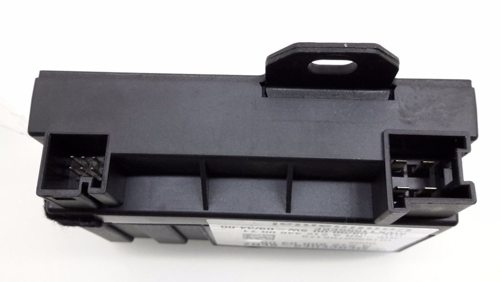 Used Mercedes Benz E-Class Fuel pump control module A2129000306