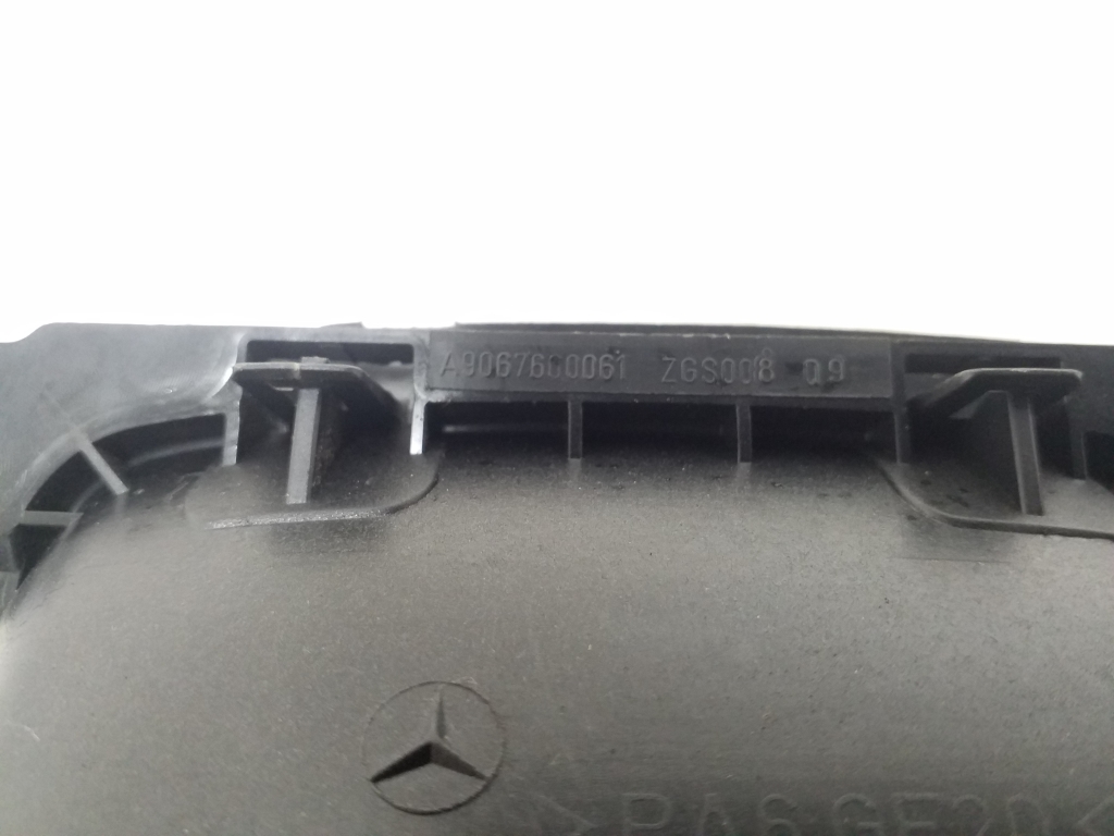 Used Mercedes Benz Vito Internal tailgate opening for tailgate A9067600061