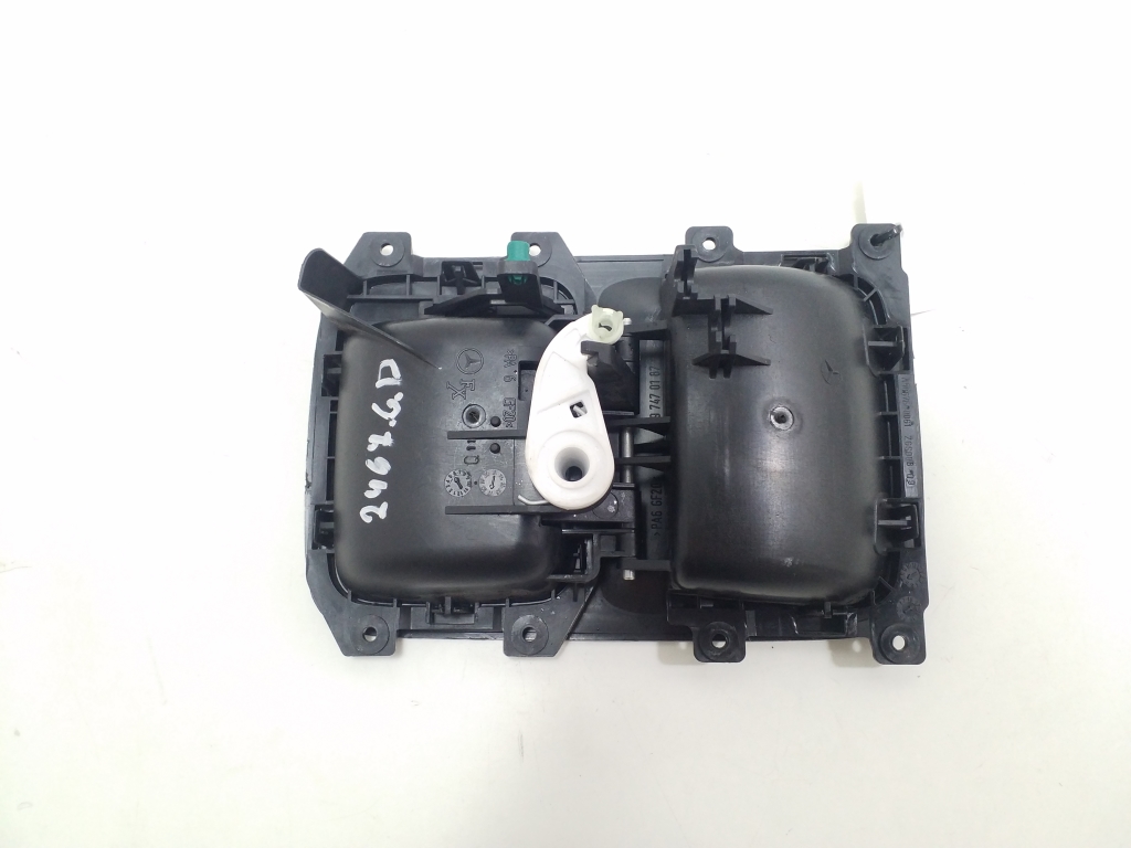 Used Mercedes Benz Vito Internal tailgate opening for tailgate A9067600061