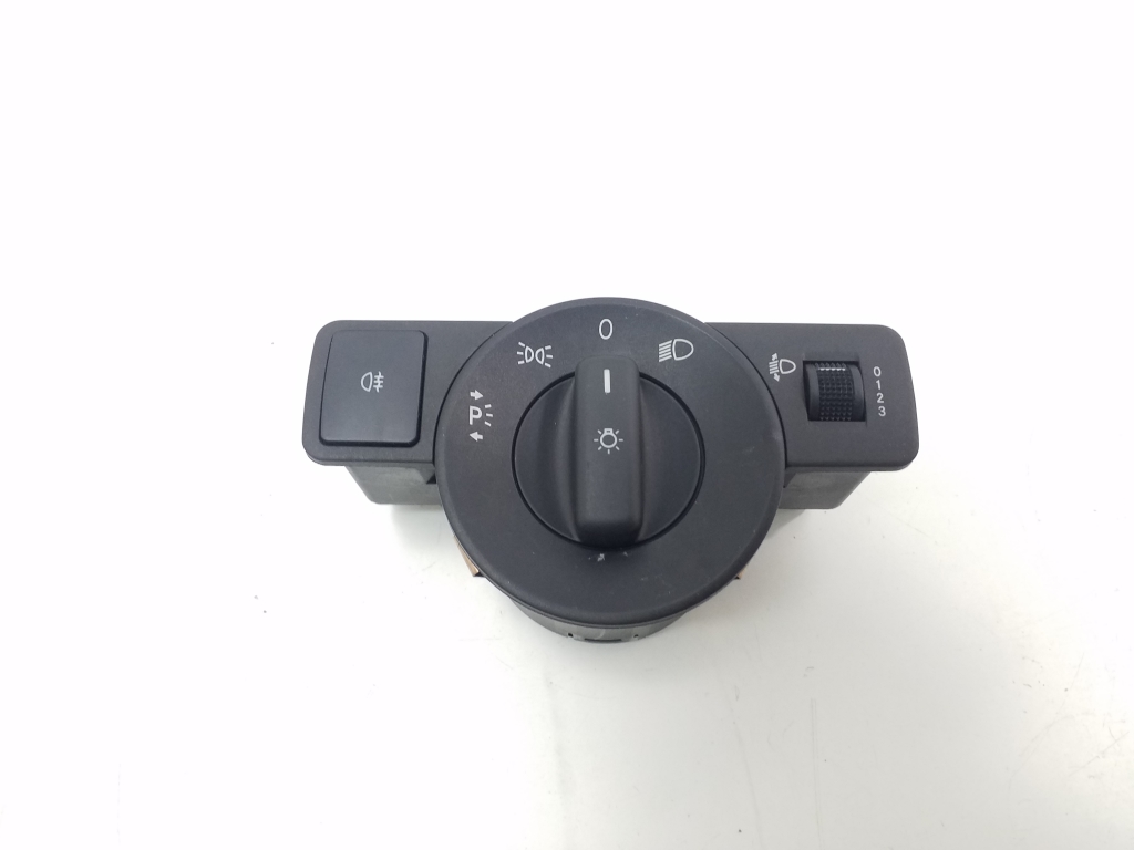 Used Mercedes Benz Vito Switch and its parts A4479057900