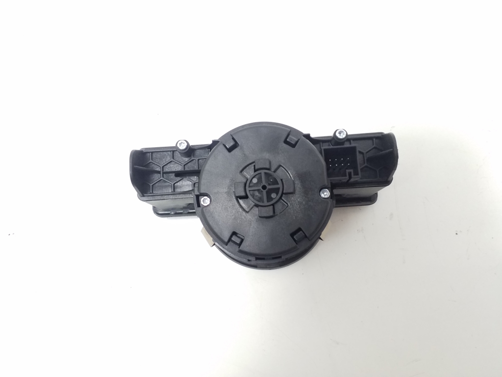 Used Mercedes Benz Vito Switch and its parts A4479057900