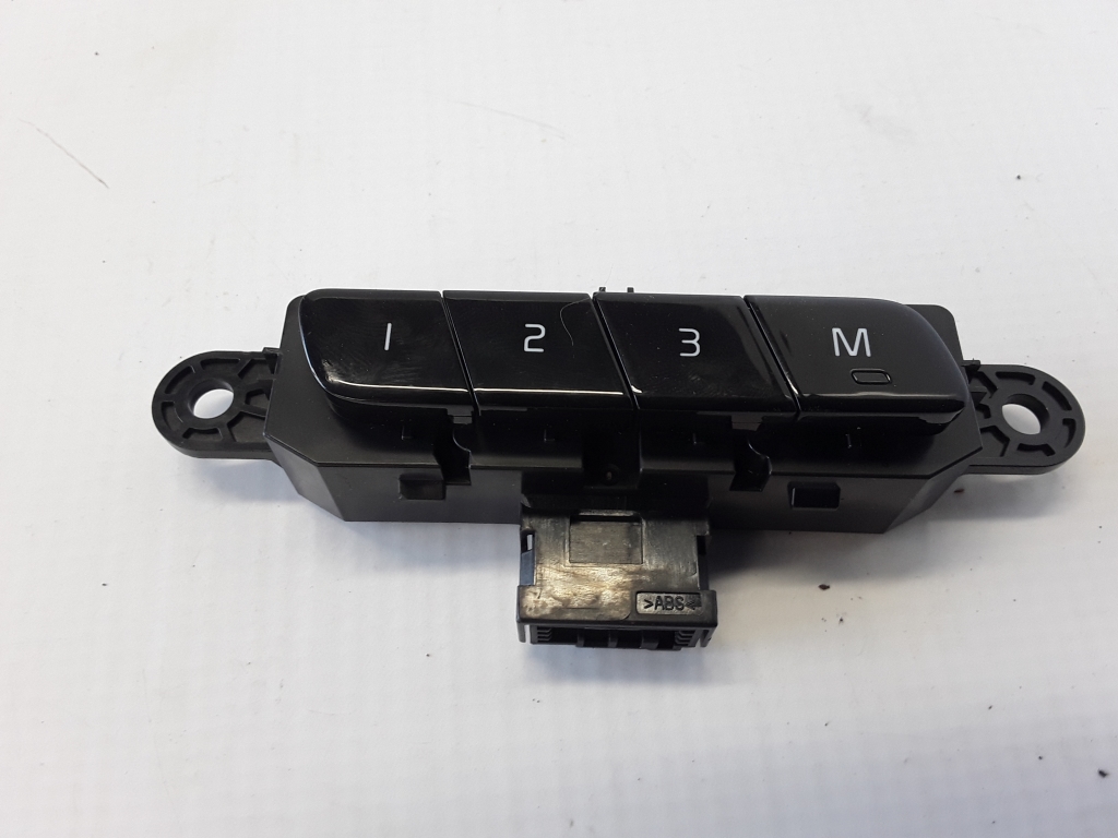 Used VOLVO XC90 Front seat control switch 31376461